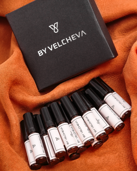 21 mini sprays from our fragrance collection BY VELCHEVA.